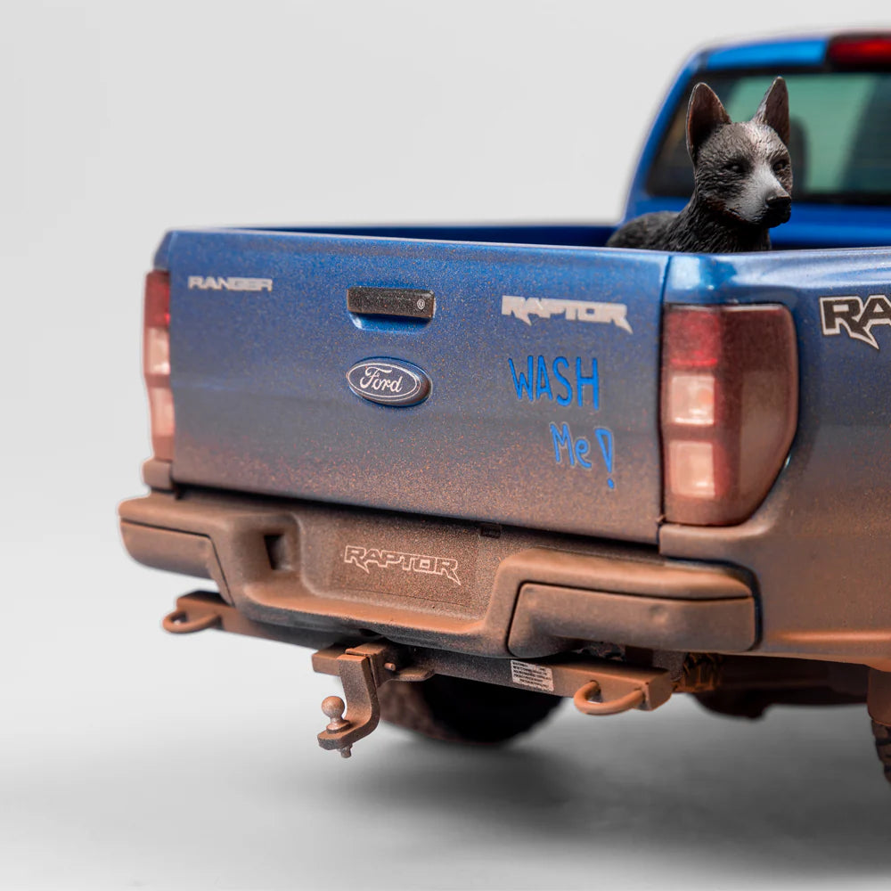 1:18 Ford Ranger Raptor - Velocity Blue - Dirty Version With Dog – The Pits